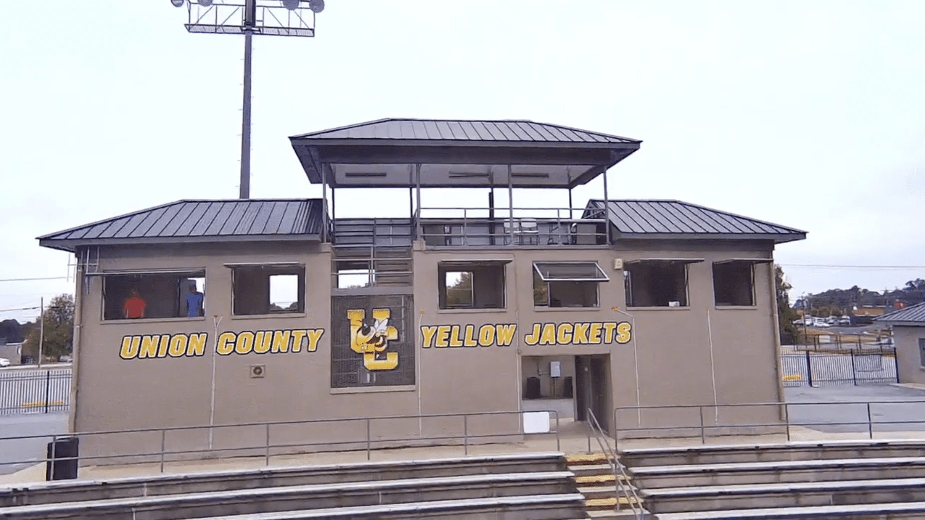 Gas Strut Windows: Best Choice for Stadium Luxury Boxes